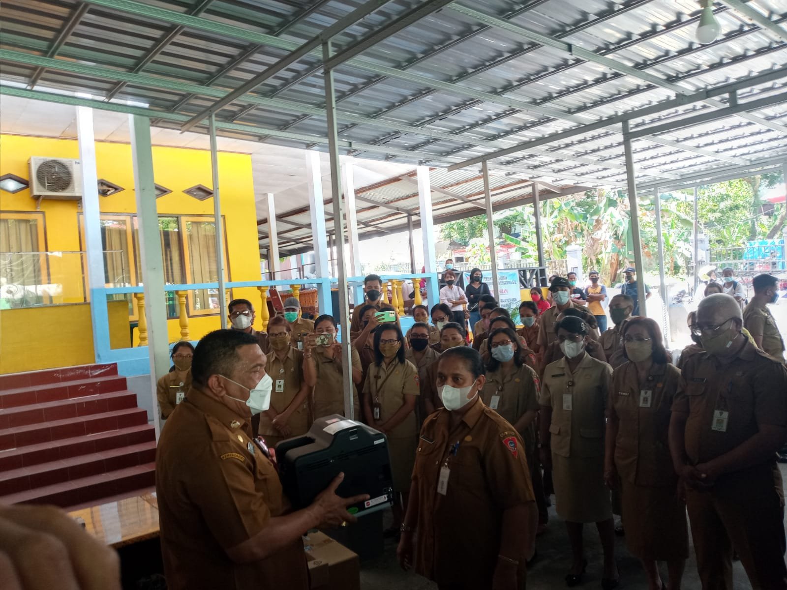 Permudah Pelayanan Adminduk, Sekot Serahkan 4 Alat Cetak KTP Elektronik ...